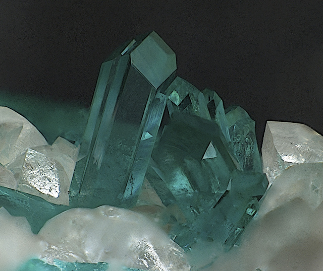 Dioptase, Calcite