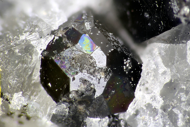 Kimzeyite: Mineral information, data and localities.