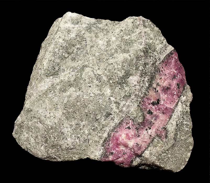 Hackmanite: Mineral information, data and localities.