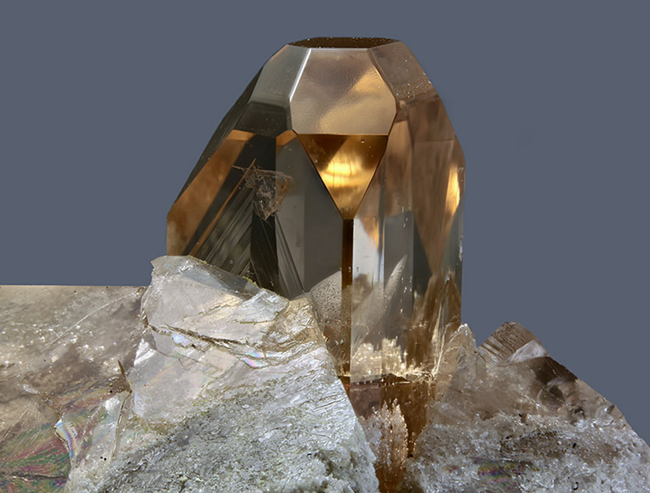 Topaz: Mineral information, data and localities.