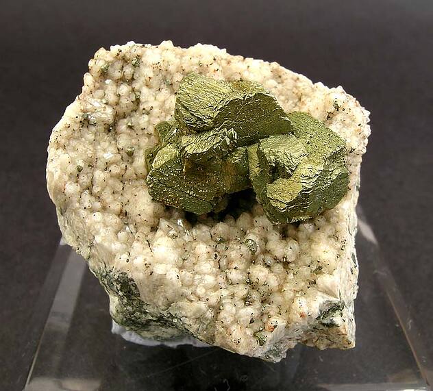 Chalcopyrite: Mineral information, data and localities.