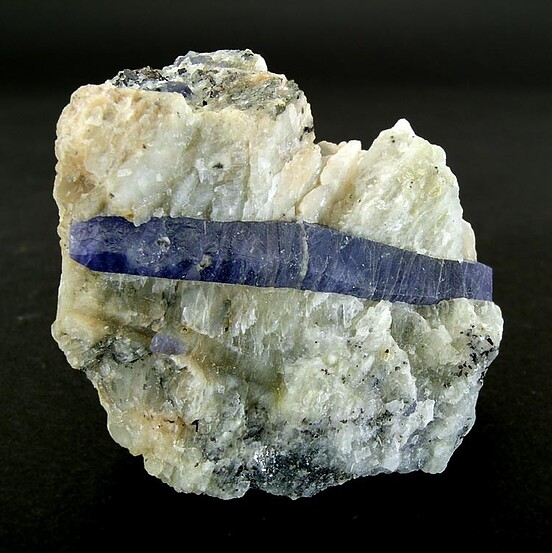 Carbunculus: Mineral information, data and localities.