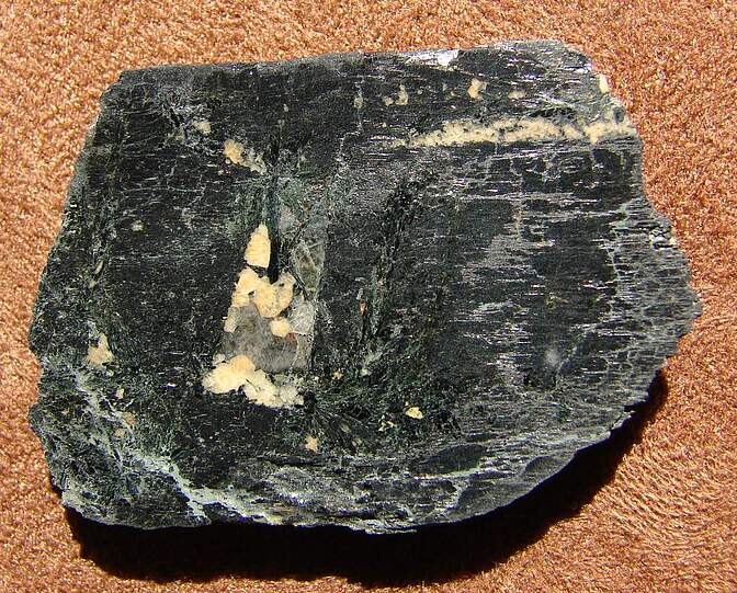 Khan Bogd Peralkaline Granite, Khanbogd District, Ömnögovi Province ...