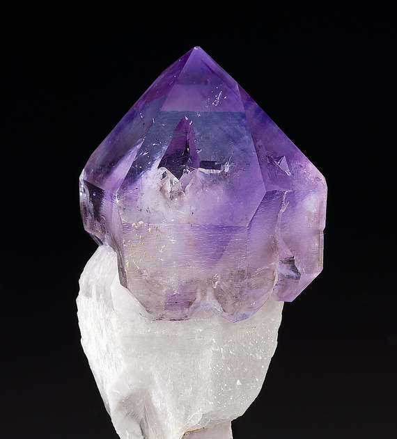 Amethyst: Mineral information, data and localities.