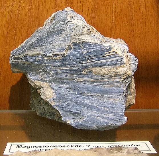 Magnesio-riebeckite: Mineral information, data and localities.