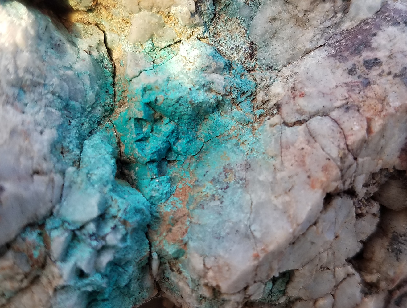 Copper oxide ore: Mineral information, data and localities.
