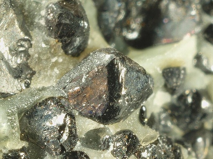 Chromite: Mineral information, data and localities.
