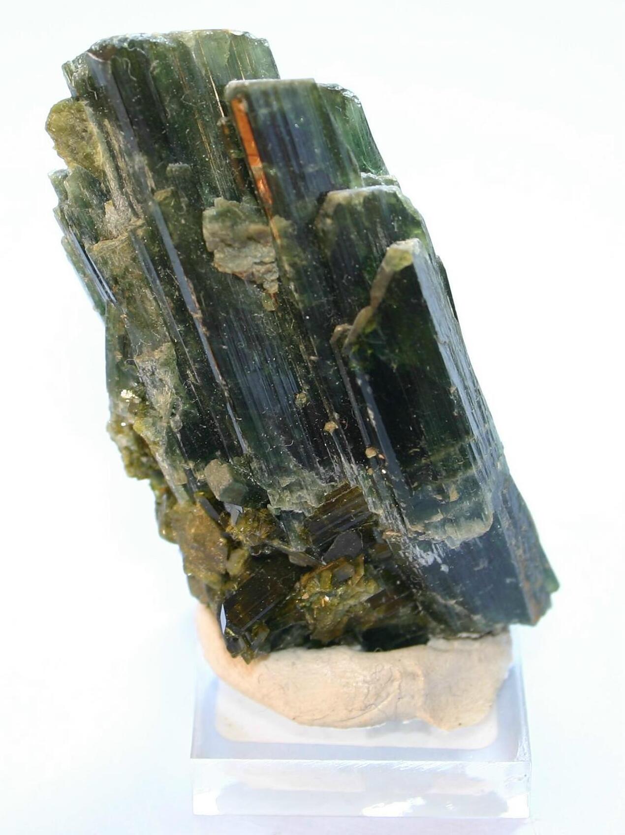 Hedenbergite, Ilmenite, Fluorapatite, Albite, Enstatite