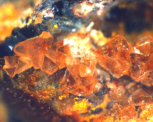Senarmontite