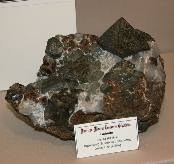 Gahnite: Mineral information, data and localities.