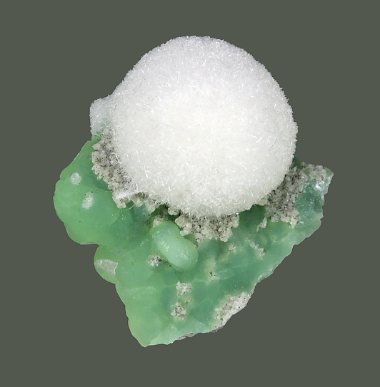 Mesolite: Mineral information, data and localities.