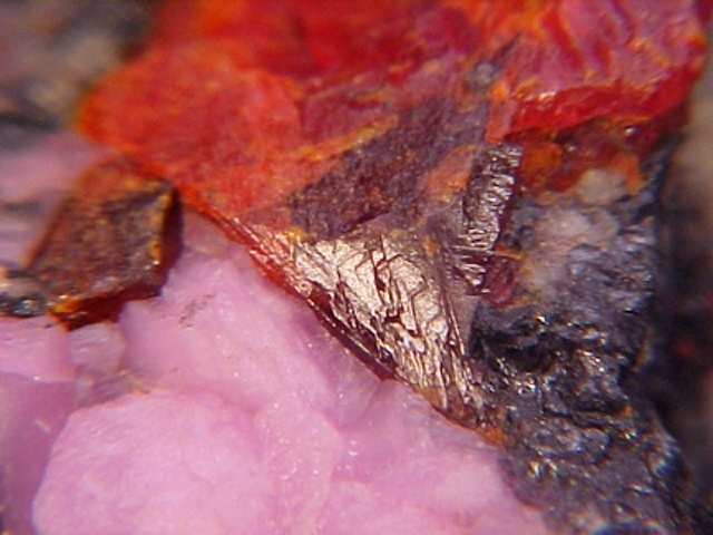 Zincite, Hodgkinsonite, Franklinite, Willemite