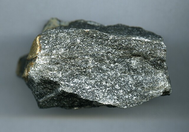 Merwinite, Gehlenite