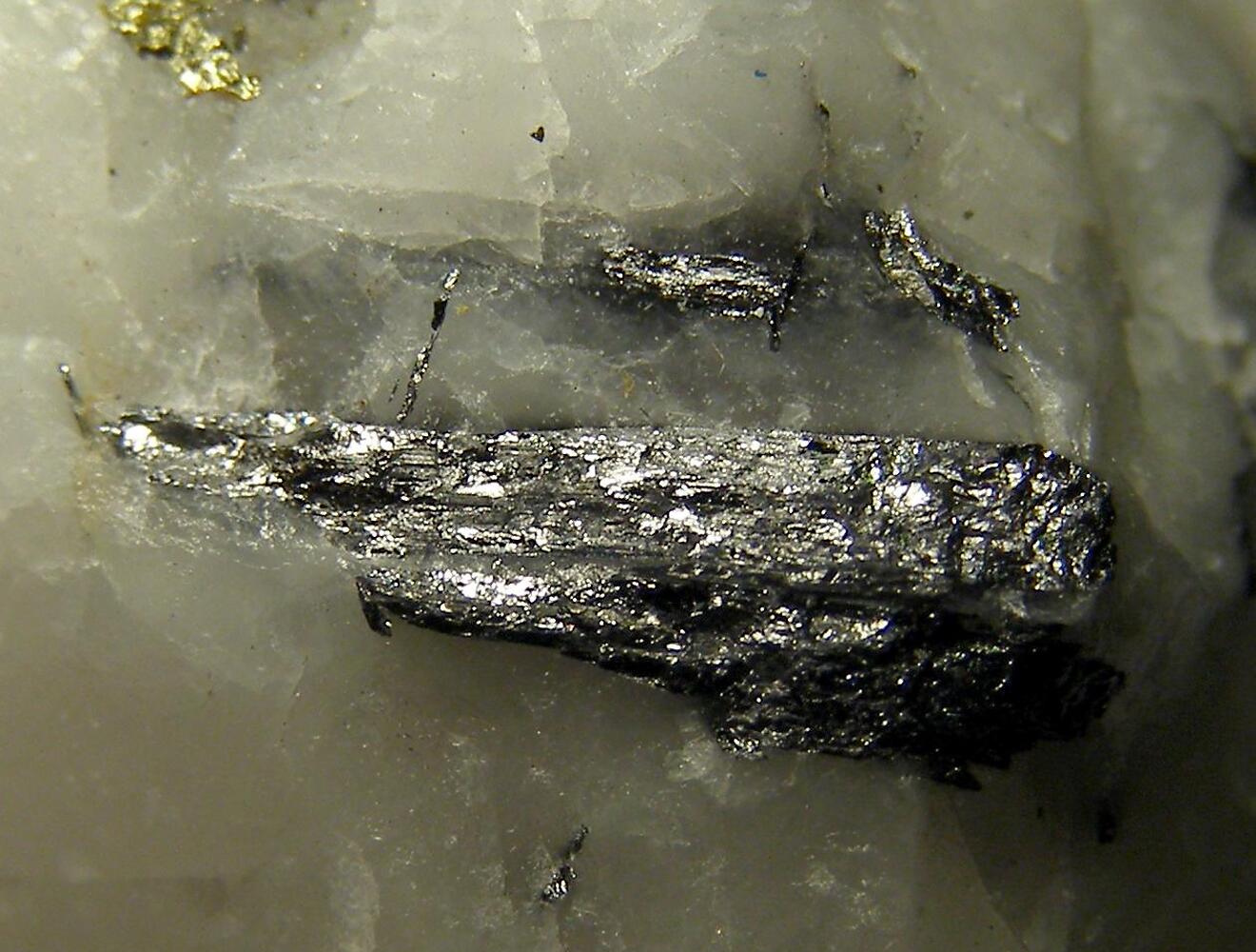 Kobellite: Mineral information, data and localities.