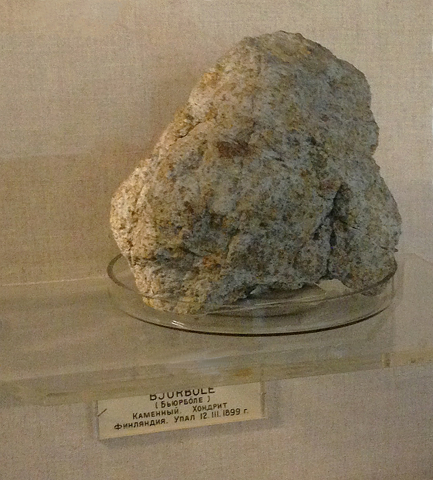 L4 chondrite meteorite: Mineral information, data and localities.