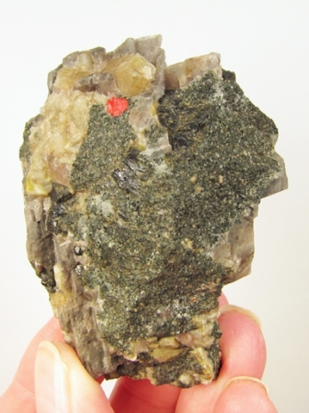 Albite (Var: Oligoclase), Amphibole Supergroup (Var: Byssolite)