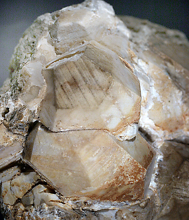 Quartz (Var: Chalcedony)