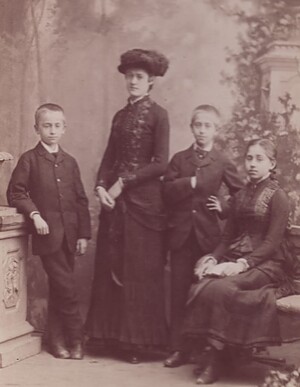 Silvialite: Mineral information, data and localities.