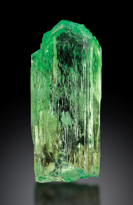 Hiddenite: Mineral information, data and localities.