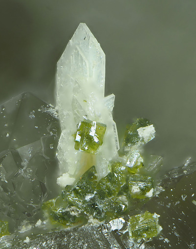 Ichnusaite: Mineral information, data and localities.