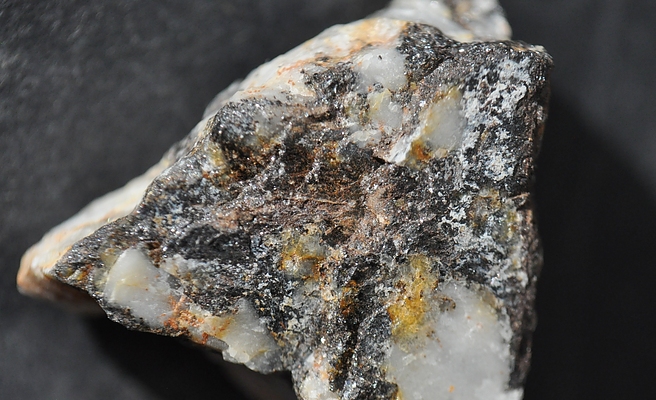 Argutite: Mineral information, data and localities.