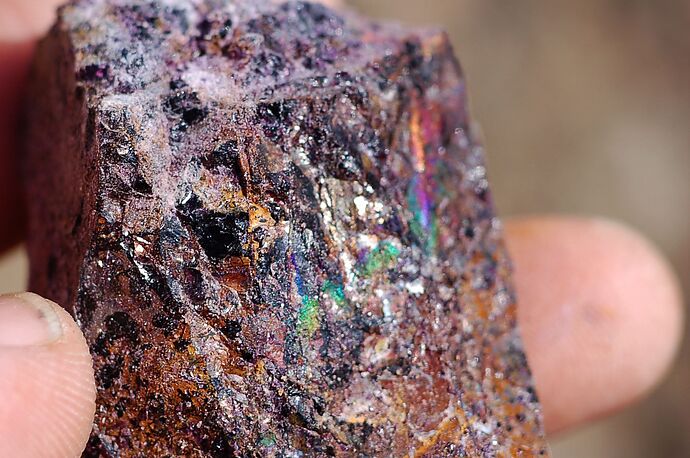 Chlorophane: Mineral information, data and localities.