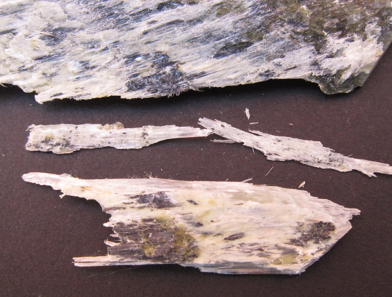 Nemalite: Mineral information, data and localities.