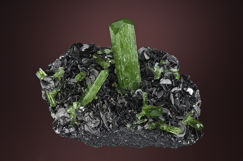 High-calcium pyroxene: Mineral information, data and localities.