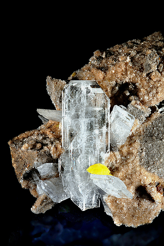 Anhydrite: Mineral information, data and localities.