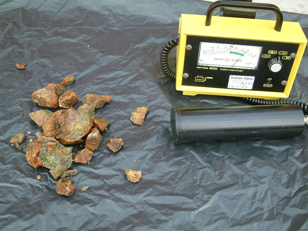 Sooty Uraninite: Mineral information, data and localities.