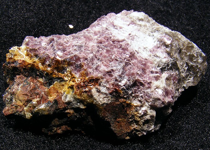 Monazite-(Sm): Mineral information, data and localities.