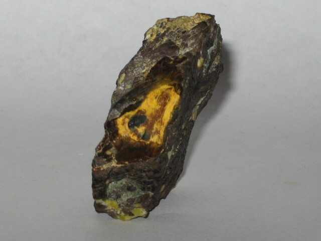 Clarkeite: Mineral information, data and localities.