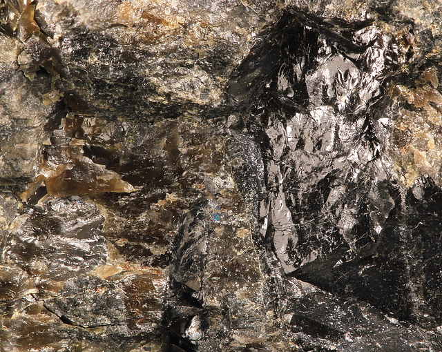 Yttrialite-(Y), Britholite-(Y)