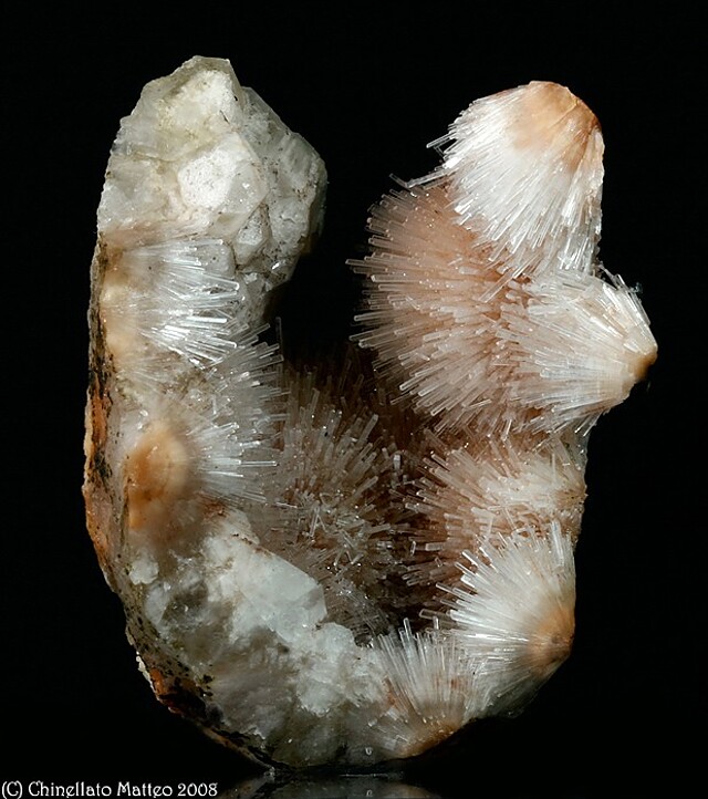 Natrolite, Analcime