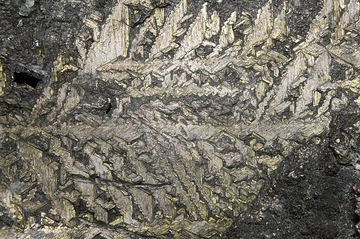 Native Bismuth: Mineral information, data and localities.