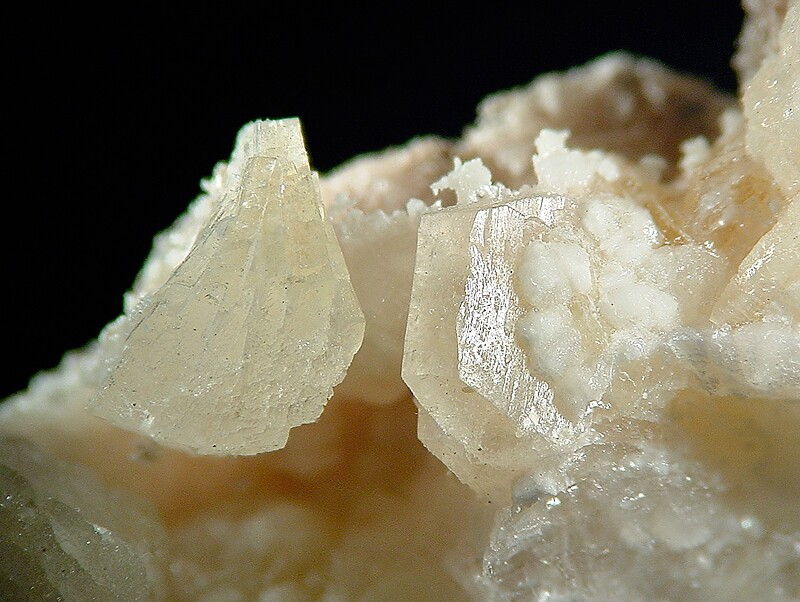 A sharp, terminated individual crystal of trona.Acquired from Richard ...