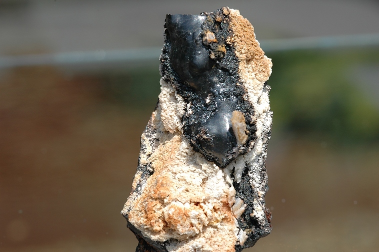 Elaterite: Mineral information, data and localities.