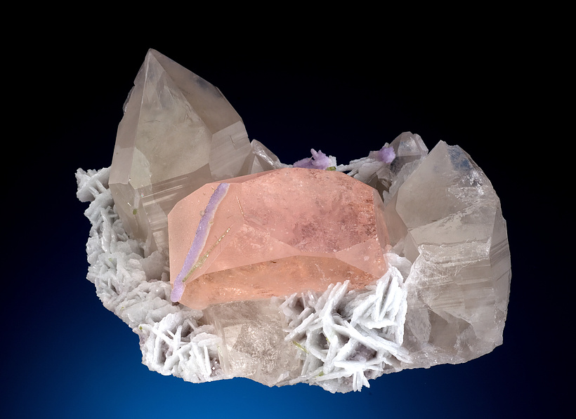 Beryl: Mineral information, data and localities.