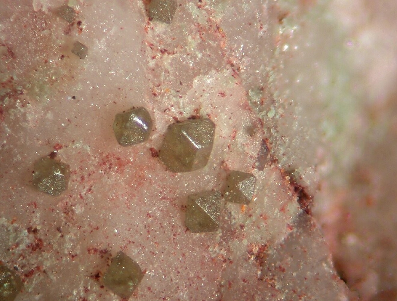 Chlorargyrite: Mineral information, data and localities.