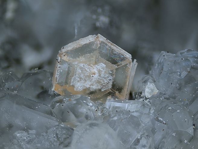 Arisite: Mineral information, data and localities.