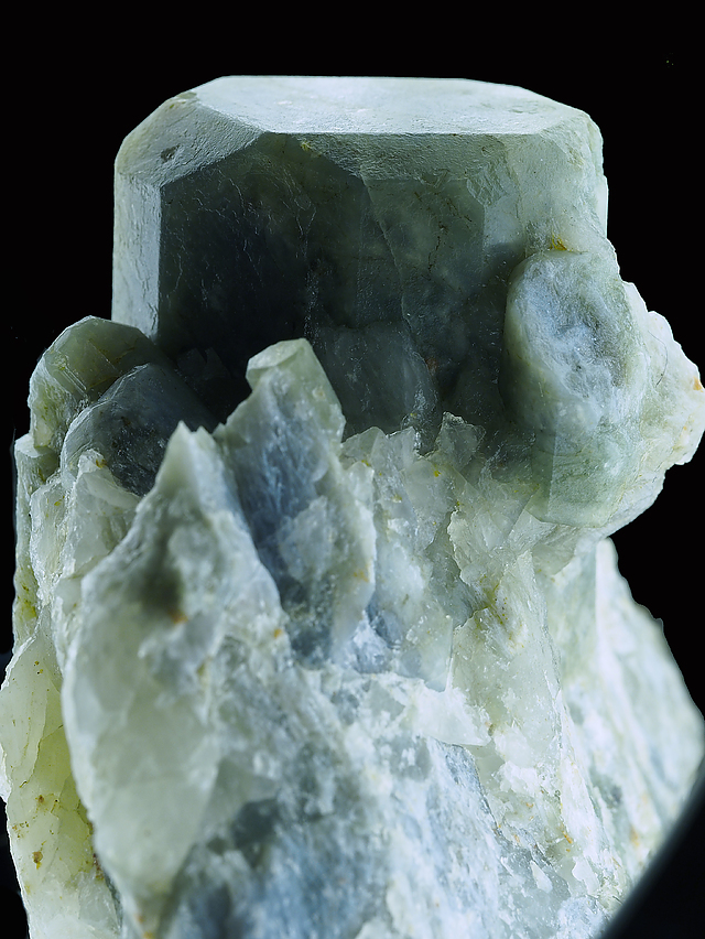 Cordierite, Quartz