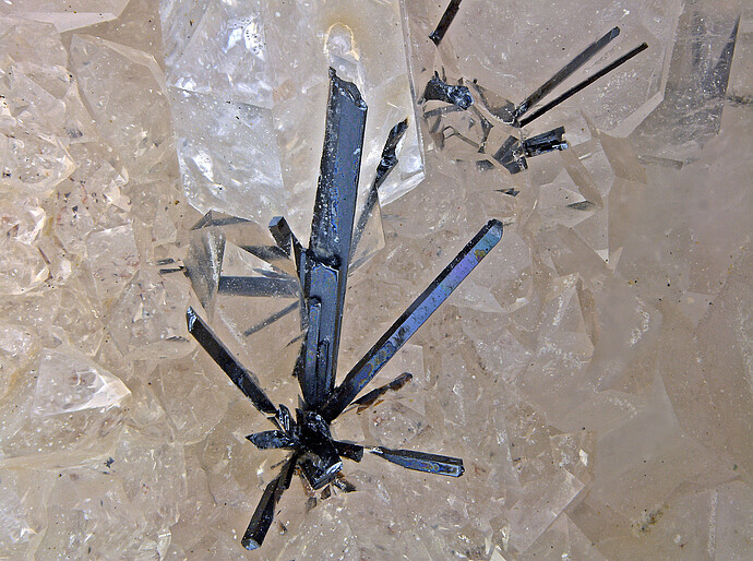 Groutite: Mineral information, data and localities.