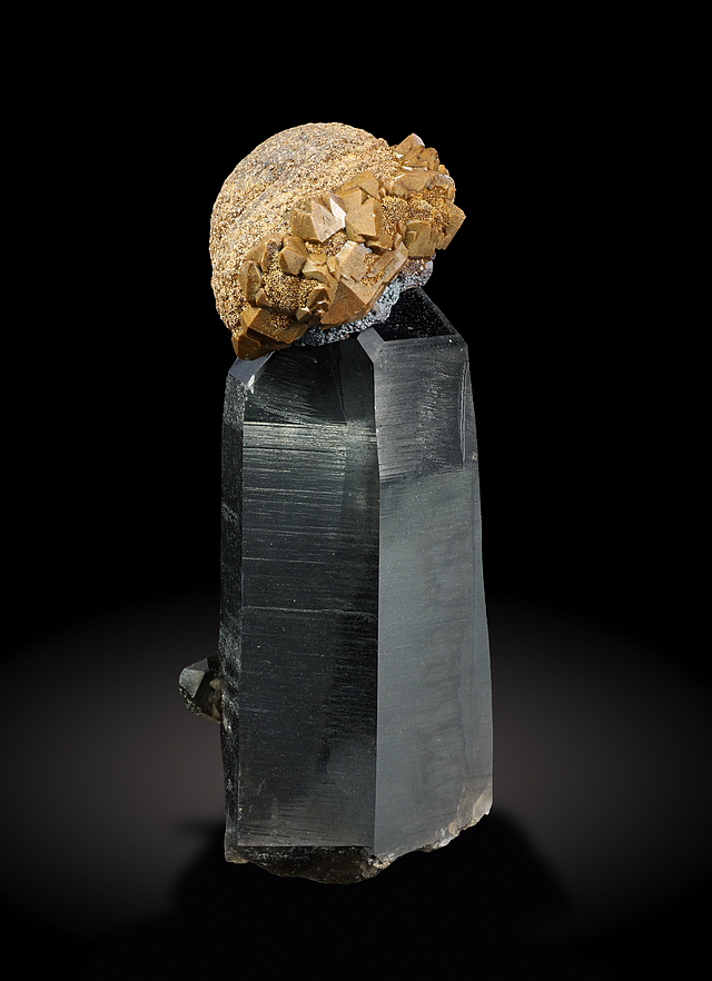 Onegite, Quartz (Var: Smoky Quartz), Goethite
