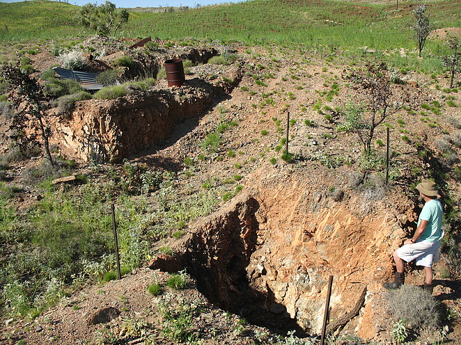 Curlew Emerald Mine, Shaw River District, East Pilbara Shire, Western ...