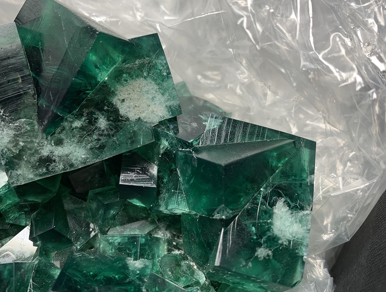 Identity Help : White inclusions(?) in English Fluorite