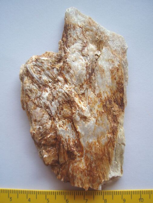 Fibrolite: Mineral information, data and localities.