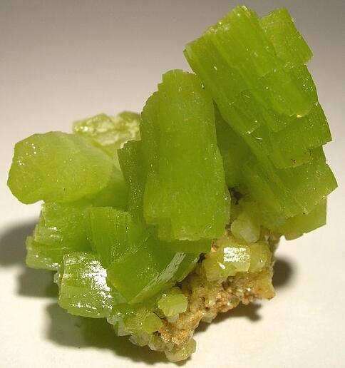 Pyromorphite: Mineral information, data and localities.