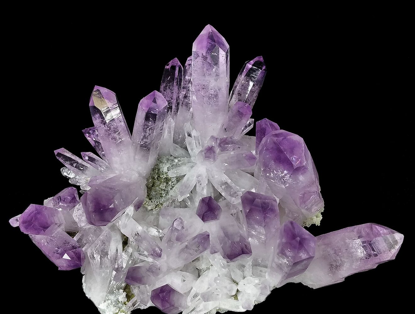 Photos : Quartz photos that could be more specifically labeled as amethyst?
