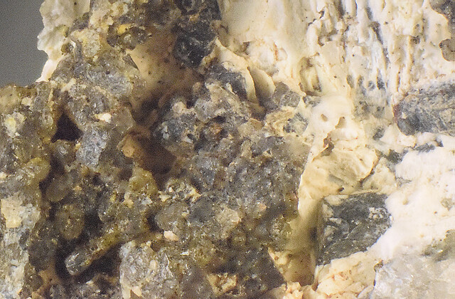 Gehlenite, Spurrite