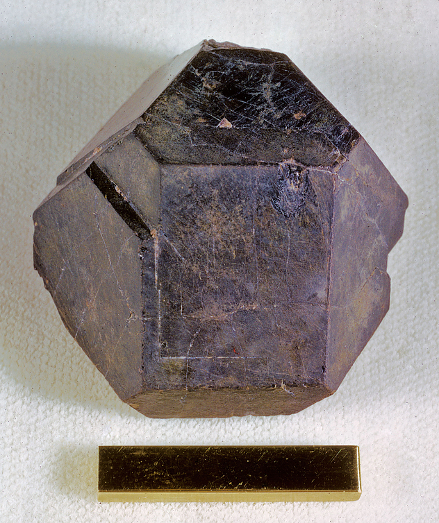 Microlite Group: Mineral information, data and localities.